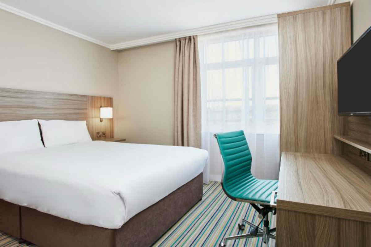 Jurys Inn Oxford, Oxford | AerLingusVacationStore.com