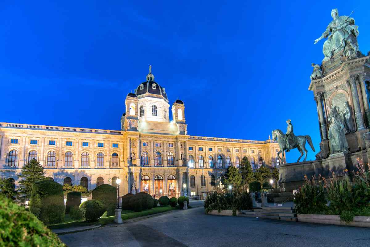 Paris & Vienna - Vacation Package & Tour