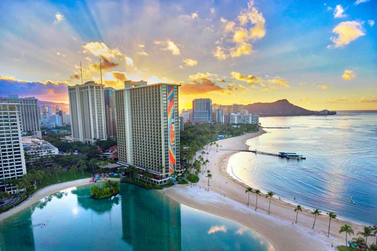 Hilton Hawaiian Village Waikiki Beach Resort – Rainbow Tower - Vacation ...