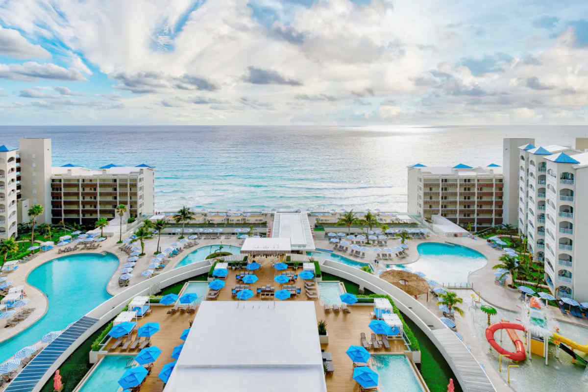 Beachfront Getaway: Hilton Cancun Mar Caribe All-Inclusive Resort ...
