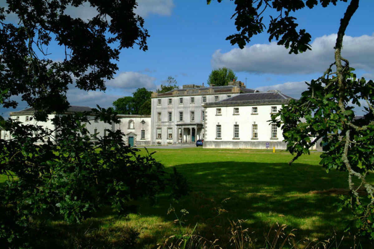 Castles & Abbey of Ireland - Vacation Package & Tour