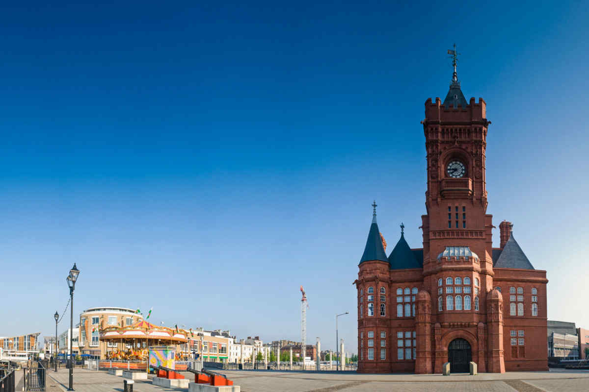 Cardiff Explorer - Vacation Package & Tour