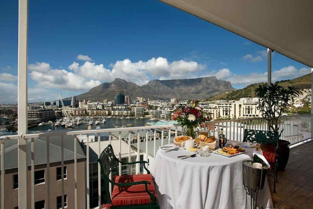 Commodore Hotel, Cape Town | GreatValueVacations.ca