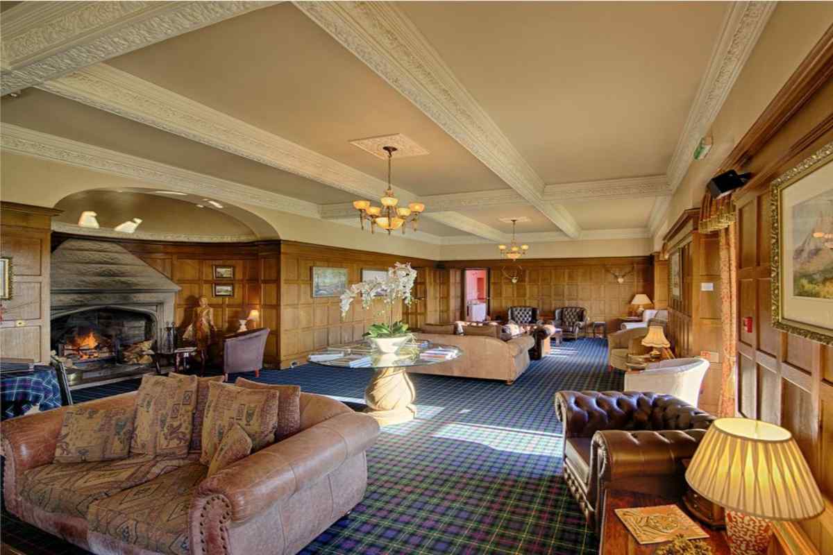 Kincraig Castle, Inverness | AerLingusVacationStore.com