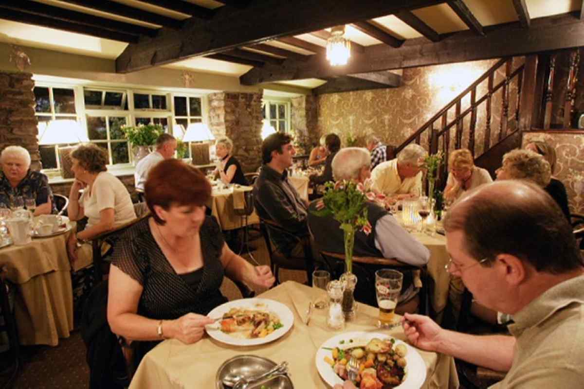 The Bear Hotel, Crickhowell | GreatValueVacations.com