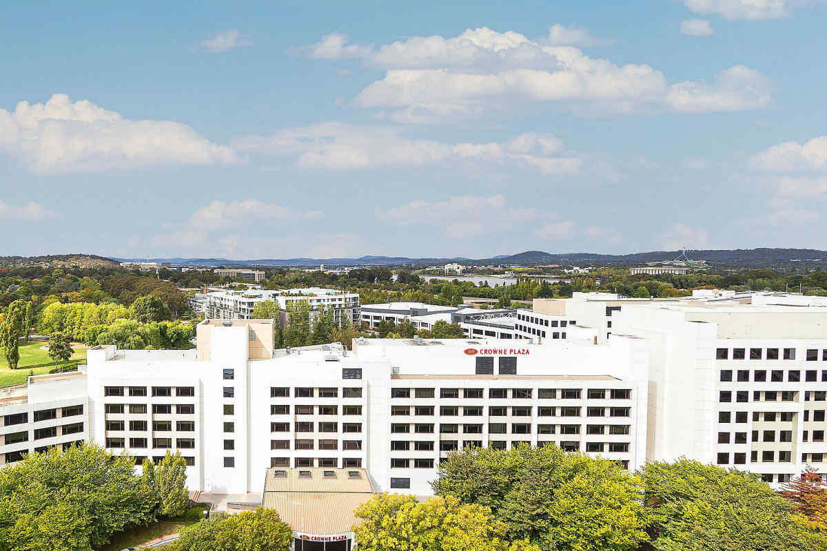 Crowne Plaza Hotel Canberra, Canberra | GreatValueVacations.com