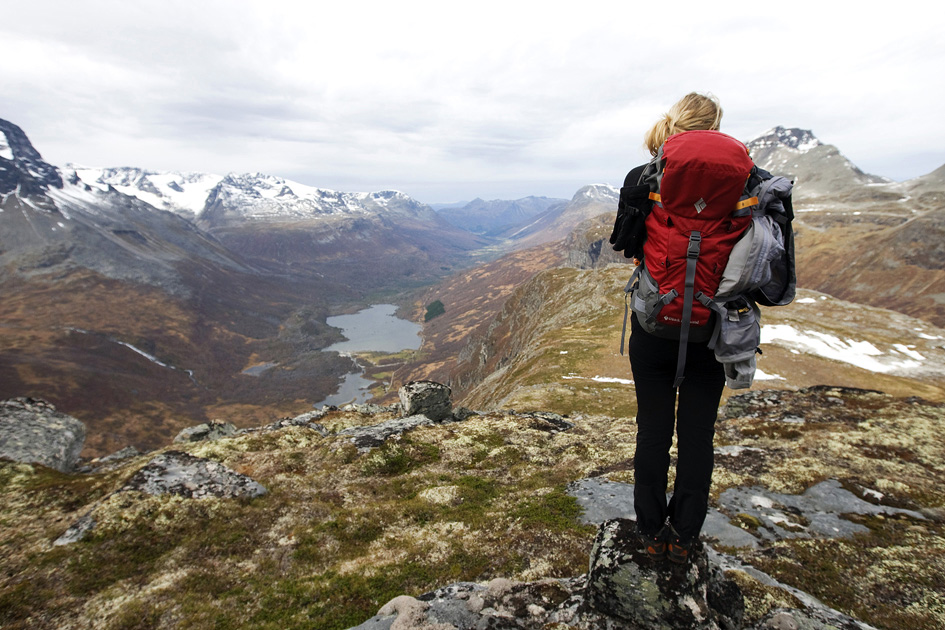 Climbing the tower of Innerdalen with guide - Fjord Norway