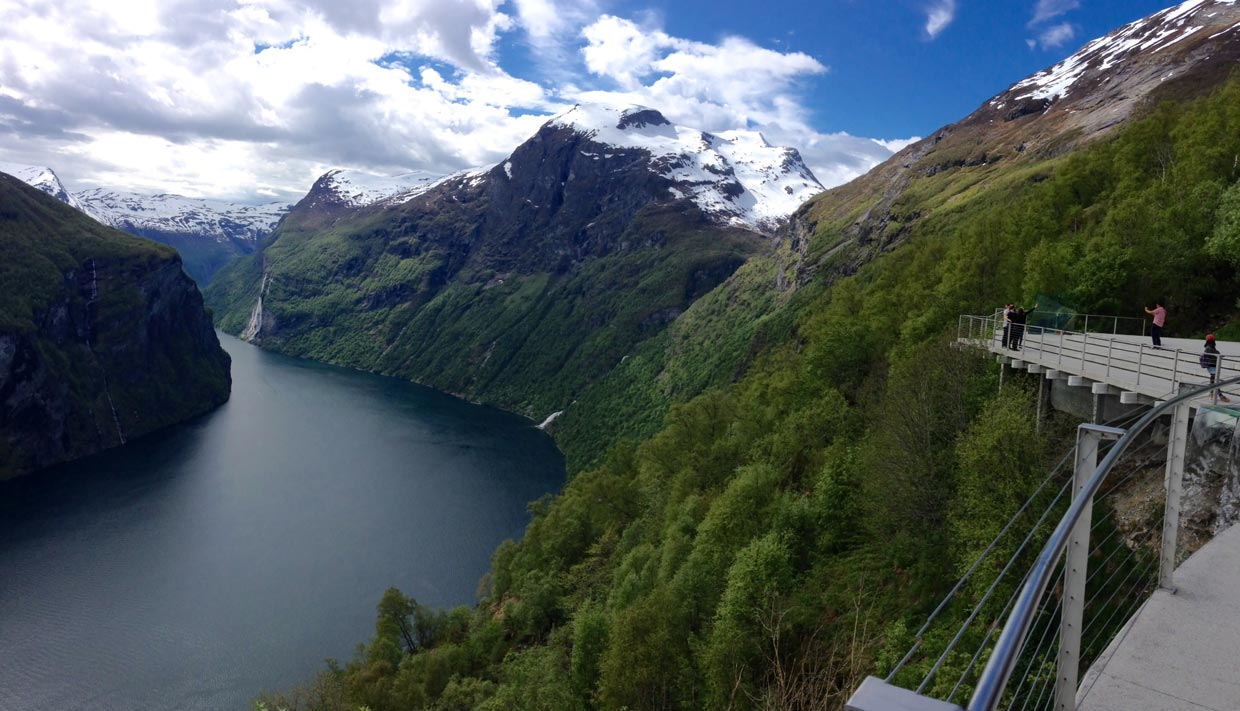 E-bike tour to Eaglesbend i Geiranger - Fjord Norway