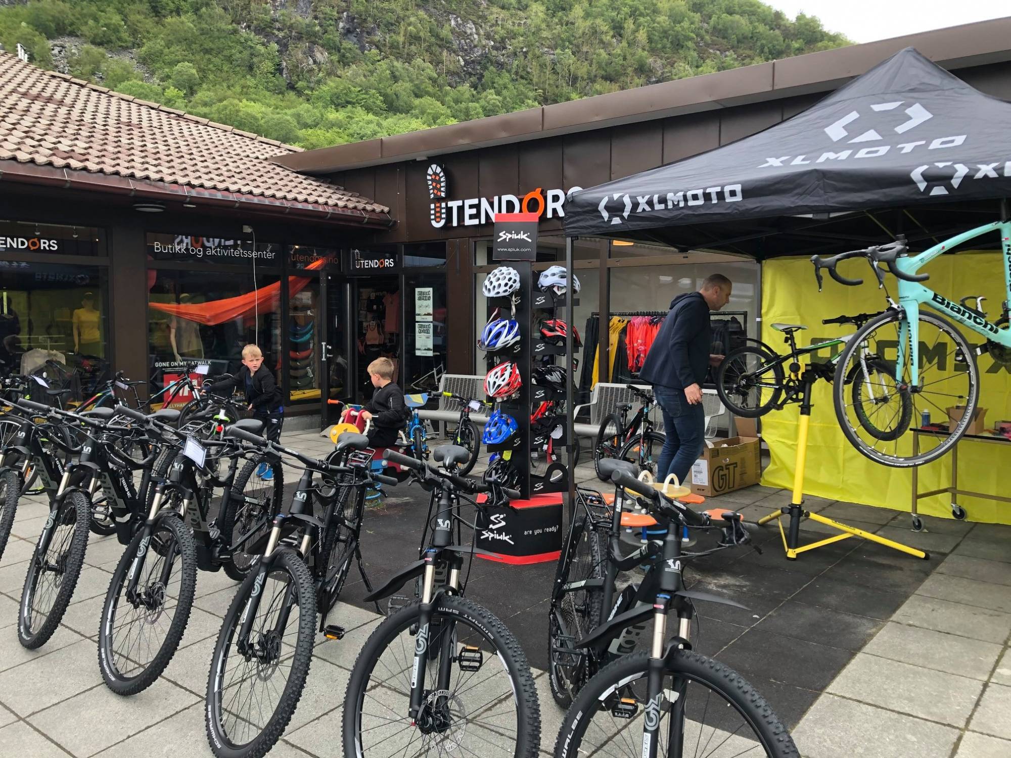 E-bike rental in Midsund - Fjord Norway