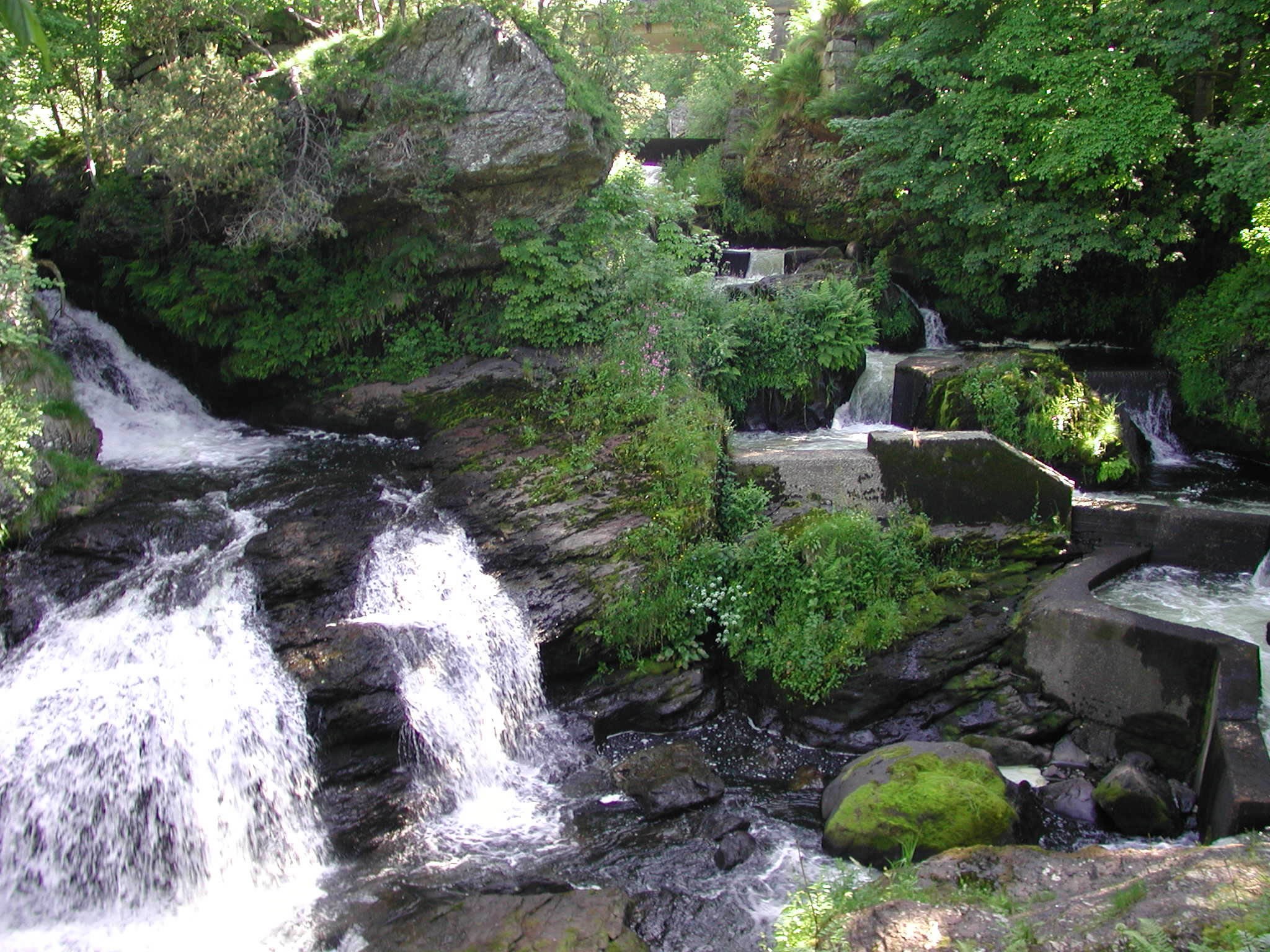 Fotlandsfossen - Fjord Norway