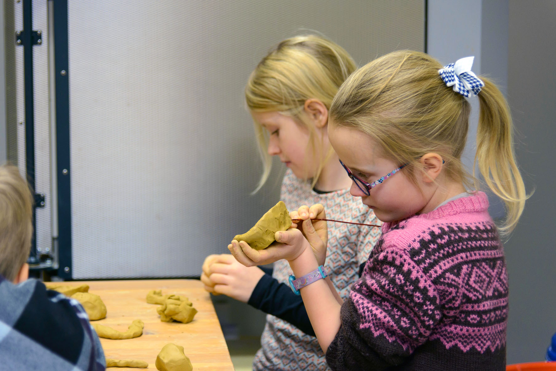 Spielen mit Ton im Fayencemuseum Egersund - Fjord Norway