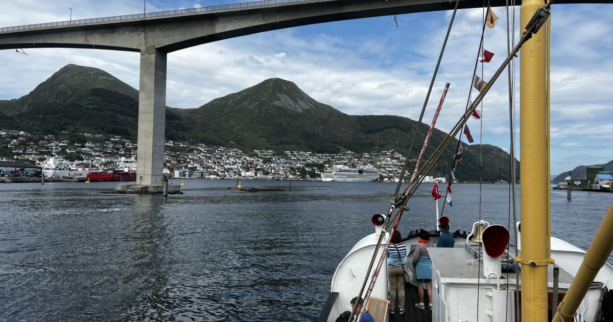Discover Fjord Magic from Måløy - Fjord Norway
