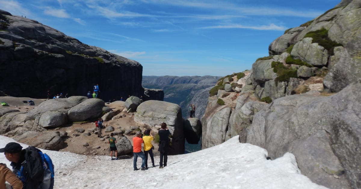 Guided hike to Kjerag - Fjord Norway