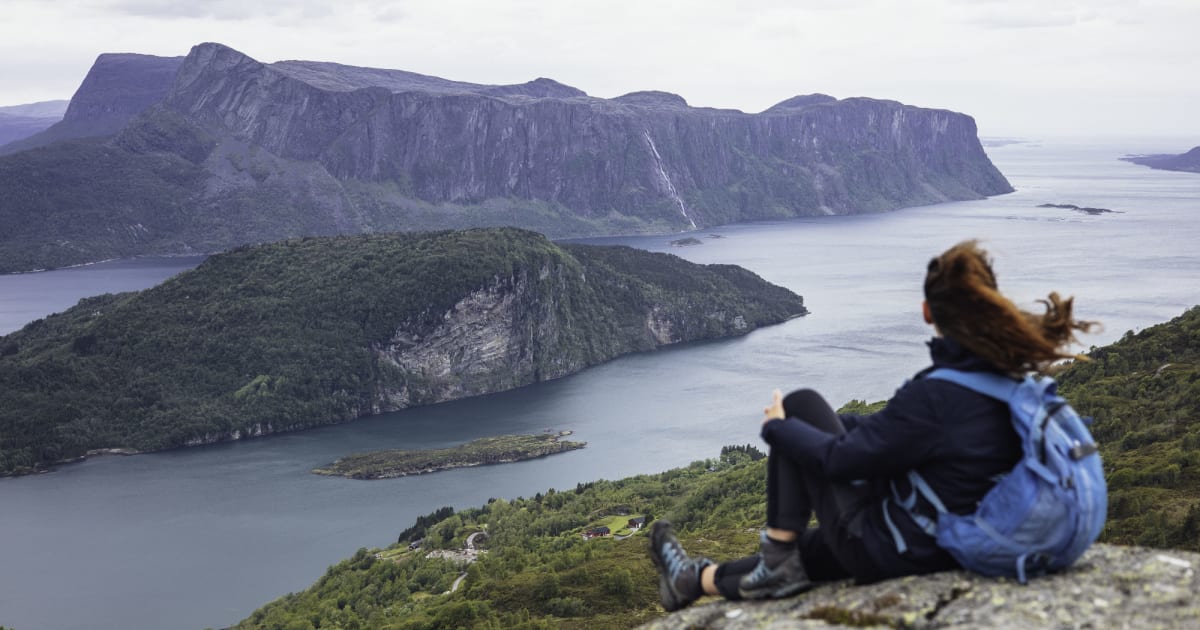 Wanderung zum Hesjetinden in Hyllestad - Fjord Norway
