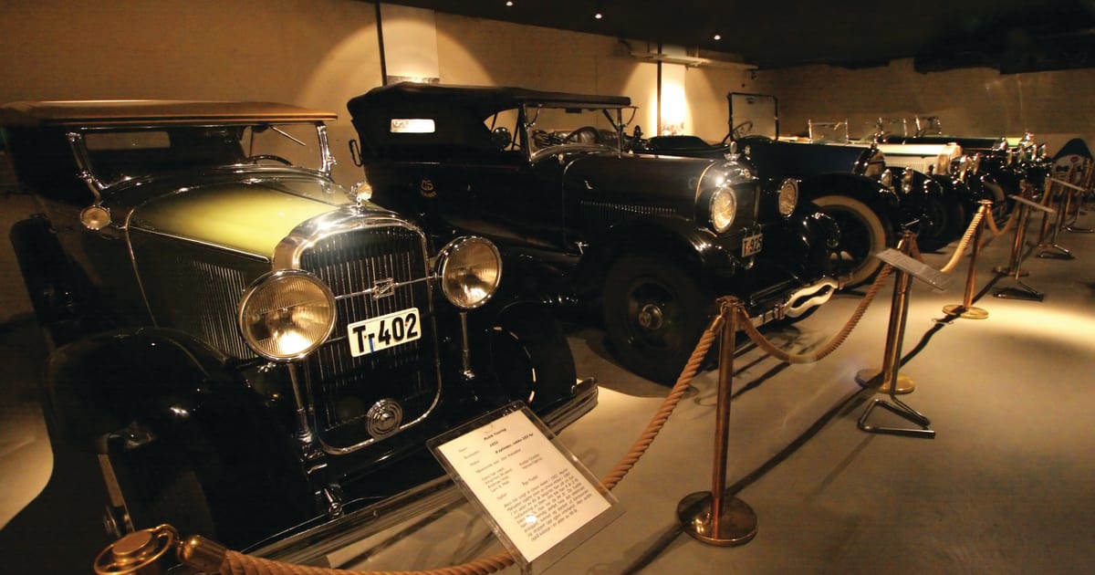 Collection of veteran cars - Fjord Norway