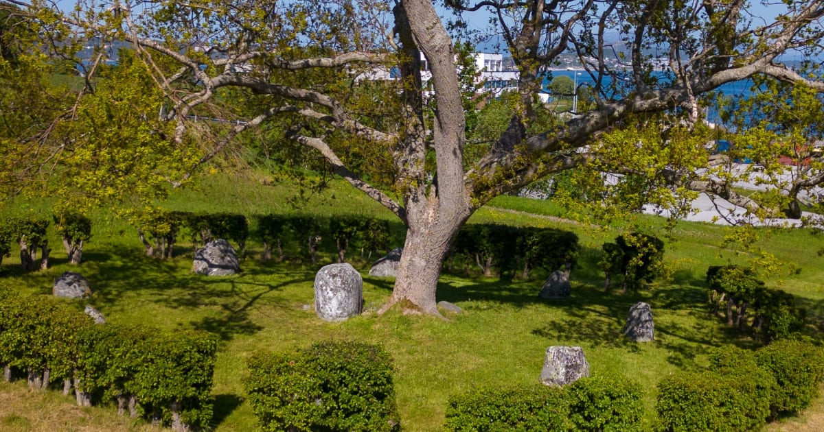 Viking spot: The stone ring at Bremsnes - Fjord Norway