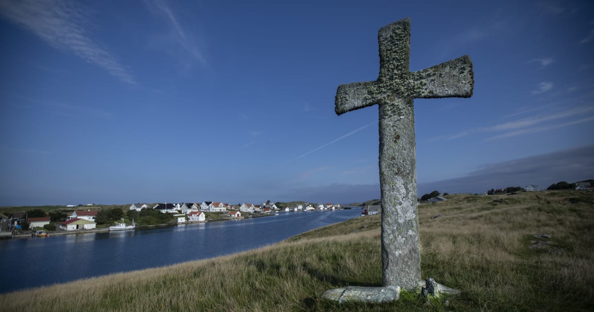 The Stone cross and St. Clemens church ruin - Fjord Norway