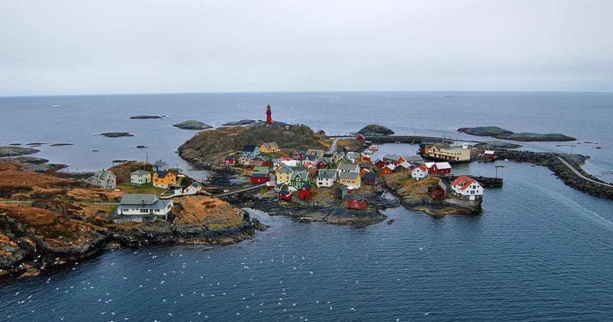 Fiskeværet Ona og Ona Fyr - Fjord Norway