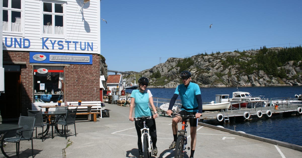 Bicycle ride Svortland – Brandasund - Fjord Norway