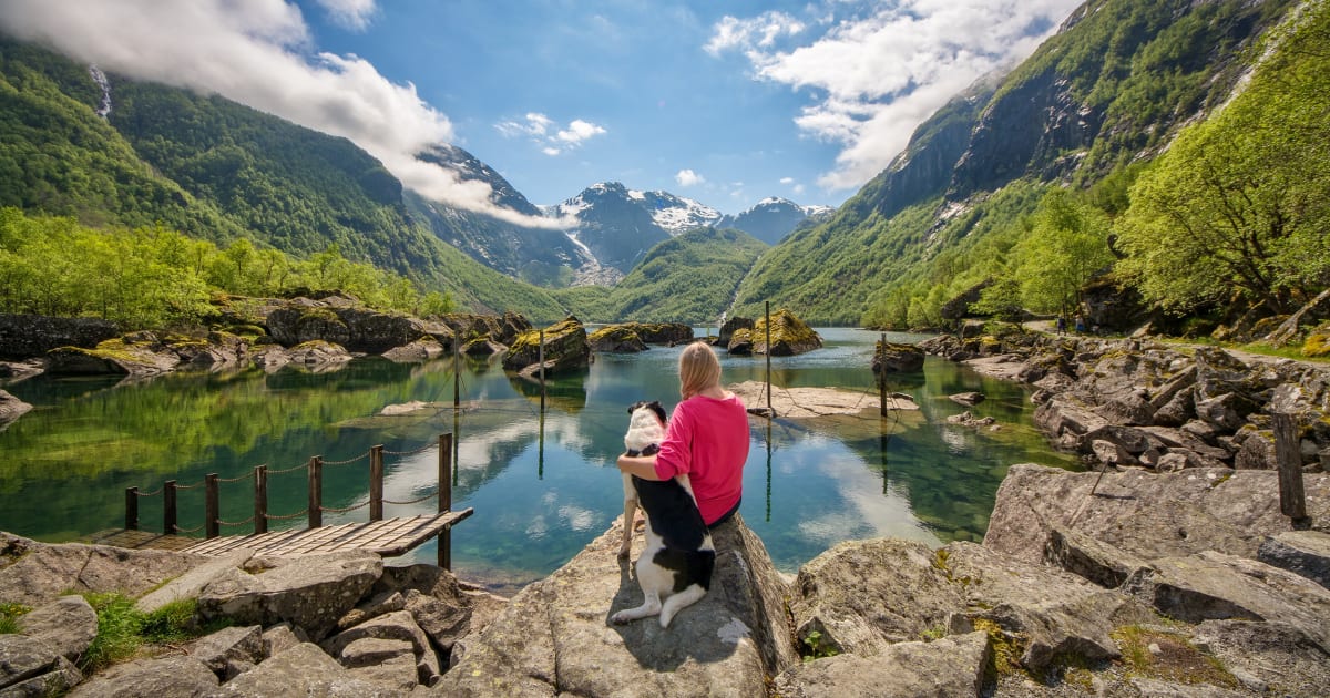 Bondhusdalen und Bondhusvatnet See - Fjord Norway