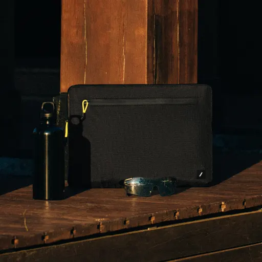 tecnomas.cl | [STOW-UT-MBS-BLK-14] Funda Ultralight para Macbook 14"