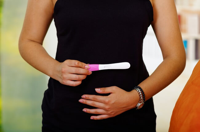 Hasil Test Pack Positif tapi Tidak Hamil? Ini Penyebabnya - Alodokter Hasil Test Pack Positif tapi Tidak Hamil? Ini Penyebabnya - Alodokter