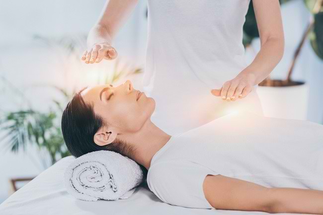 Mengenal Reiki, Terapi Alternatif Jepang yang Menggunakan Media Energi ...