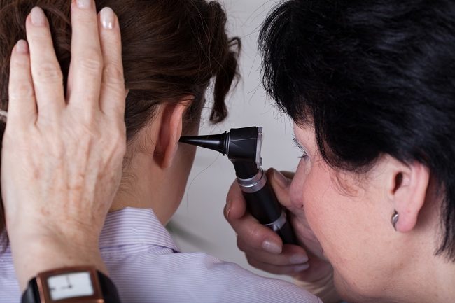 Dokter THT, Ketahui Caranya Membersihkan Telinga - Alodokter