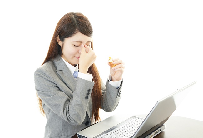 Bukti Ilmiah Pemberian Air Mata Buatan untuk Sindrom Mata Kering ...