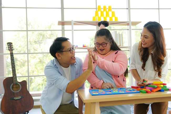 Cermat Memilih Mainan untuk Anak Berkebutuhan Khusus - Alodokter Cermat Memilih Mainan untuk Anak Berkebutuhan Khusus - Alodokter