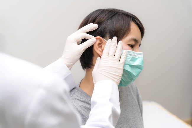 Informasi Seputar Tes Pendengaran yang Perlu Anda Ketahui - Alodokter