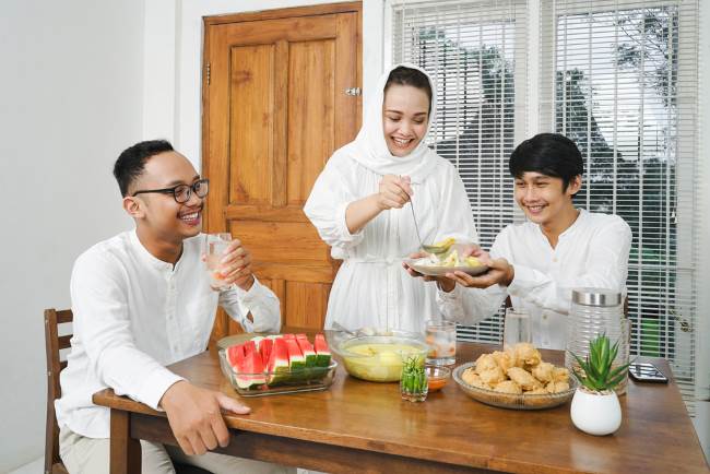 Cara Mencegah Kolesterol Naik setelah Lebaran - Alodokter