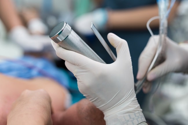 Rocuronium Vs Succinylcholine pada Rapid Sequence Intubation - Alomedika