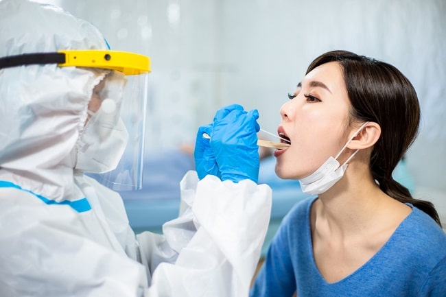 Teknik Swab Tenggorok - Alomedika