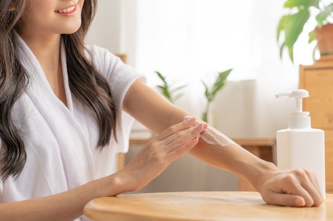 Body Serum dan Berbagai Manfaatnya untuk Kulit - Alodokter