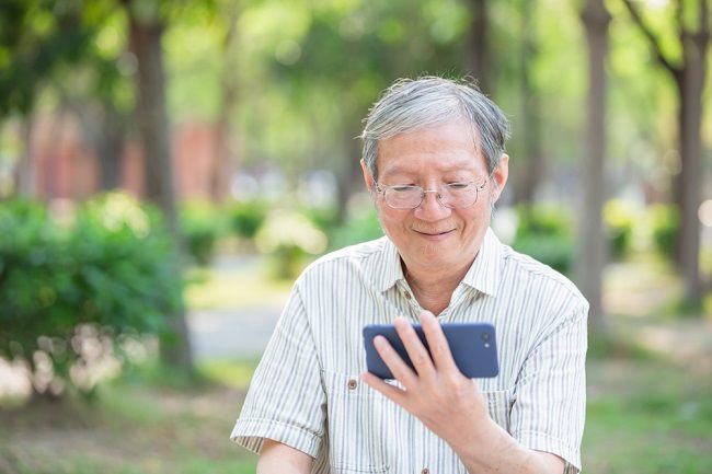 Lensa Progresif, Kenali Kelebihan, Jenis, dan Tips Menggunakannya ...