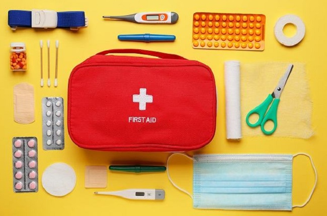 10 Isi Kotak P3K yang Harus Anda Miliki - Alodokter