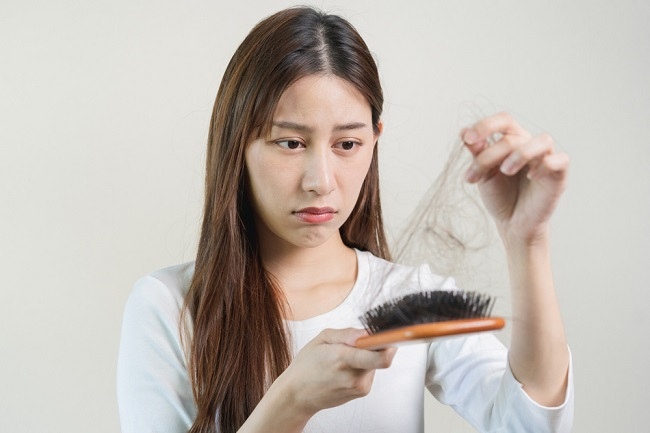 11 Cara Mencegah Rambut Rontok yang Ampuh - Alodokter 11 Cara Mencegah Rambut Rontok yang Ampuh - Alodokter
