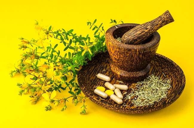 Efektivitas dan Keamanan St. John’s Wort untuk Terapi Depresi - Alomedika