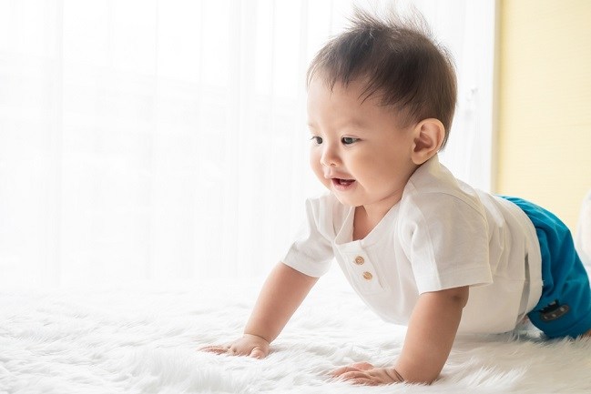 Perkembangan Bayi 7 Bulan, Mulai Bisa Duduk dan Belajar Merangkak ...