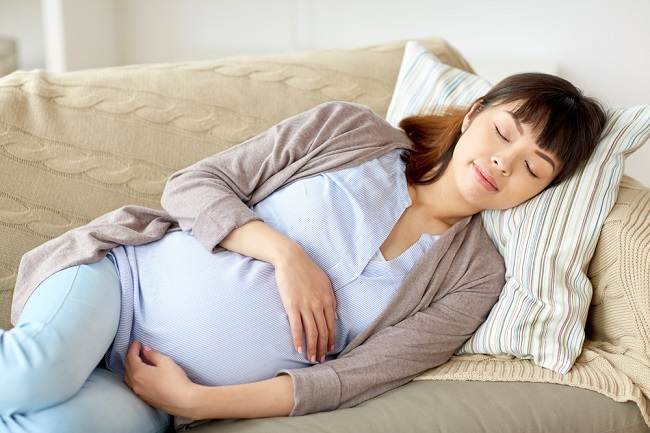 4 Posisi Tidur yang Baik untuk Ibu Hamil - Alodokter