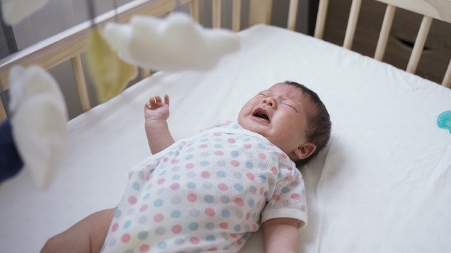 Bayi Menangis saat Tidur, Ini 6 Penyebab dan Cara Mengatasinya - Alodokter