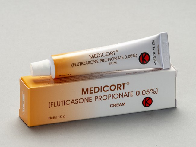 Medicort - Manfaat, Dosis, dan Efek Samping - Alodokter
