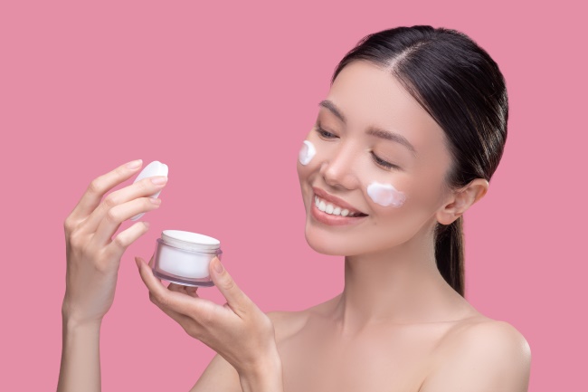 7 Cream Pemutih Wajah BPOM untuk Kulit yang Cerah dan Sehat - Alodokter