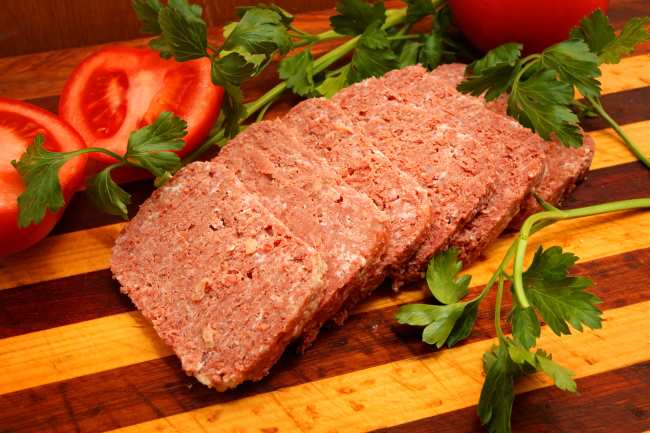 Daging Kornet, Kenali Manfaat dan Tips Mengonsumsinya - Alodokter