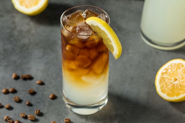 7 Manfaat Minum Kopi Campur Lemon bagi Tubuh - Alodokter 7 Manfaat Minum Kopi Campur Lemon bagi Tubuh - Alodokter