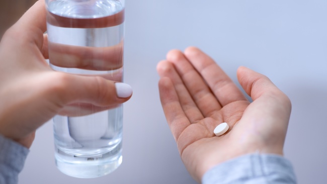 Clogin - Manfaat, Dosis, dan Efek Samping - Alodokter