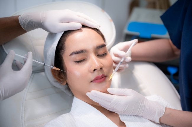 Botox Wajah, Ketahui Keunggulan, Tahapan Prosedur, dan Efek Sampingnya ...
