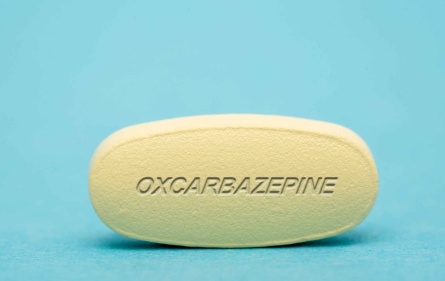 Oxcarbazepine - Manfaat, Dosis, dan Efek Samping - Alodokter