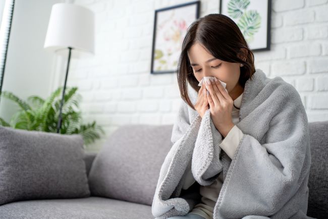 6 Cara Mengatasi Alergi Dingin Tanpa Obat yang Efektif - Alodokter